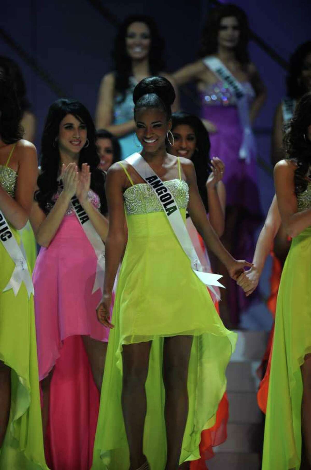 Potpourri: Angolan wins Miss Universe