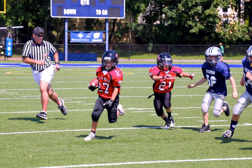 New Canaan Red fourth grade football team posts shutout win over Westport