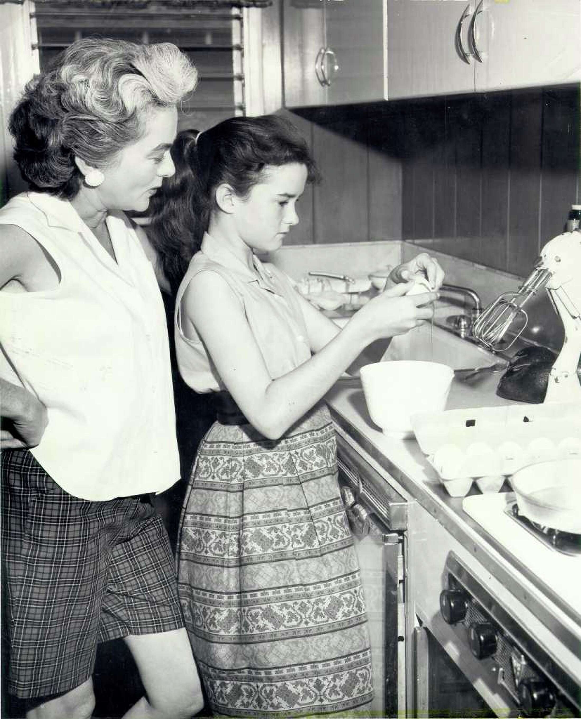 Heloise continues tradition of helpful hints for 50 years