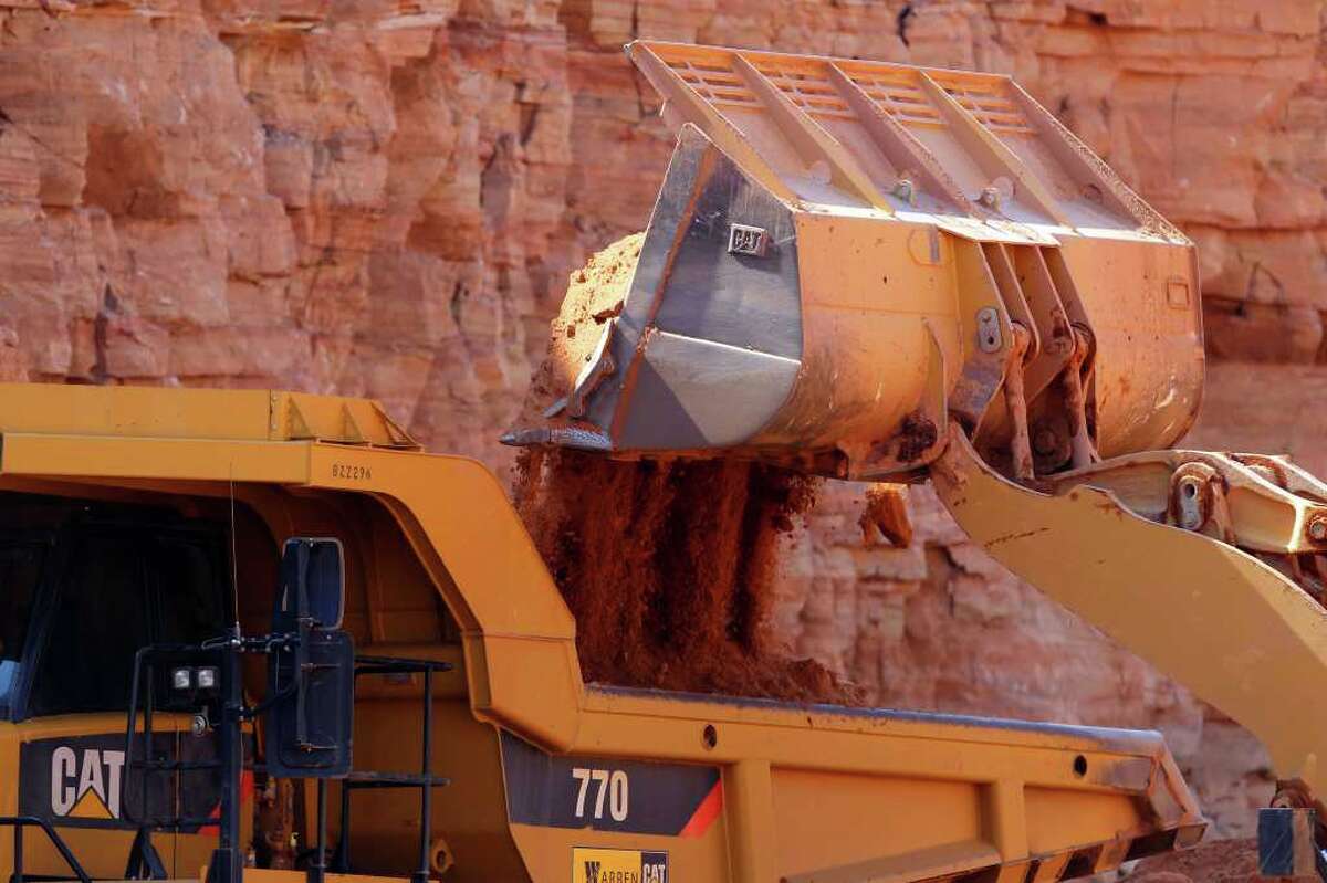 Sand mines boom along with fracking