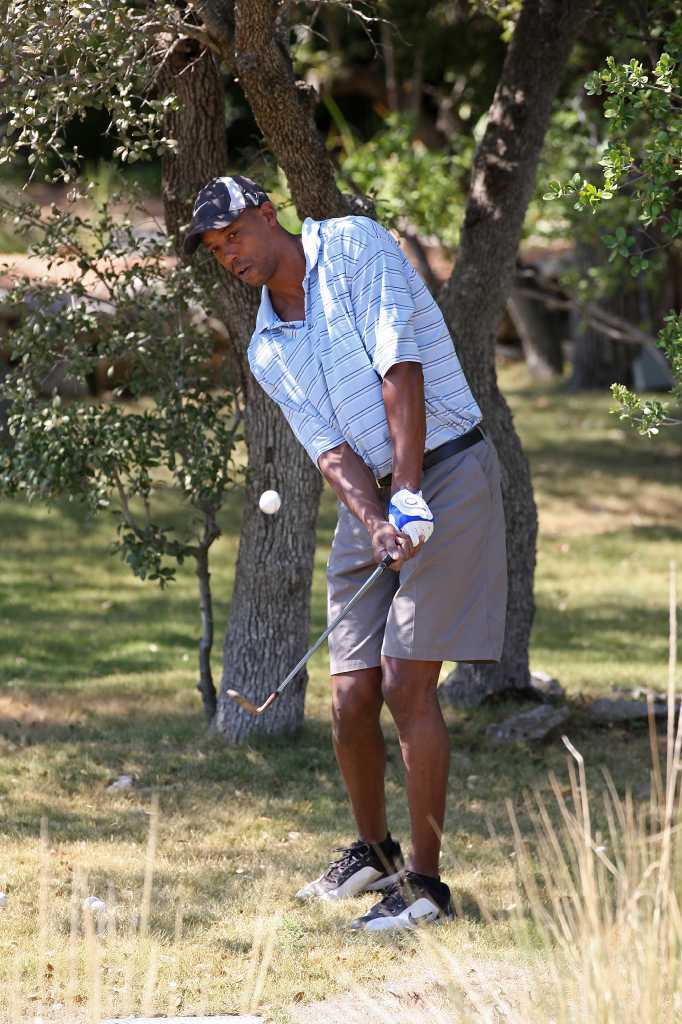 Former Spurs find golf fills competitive void