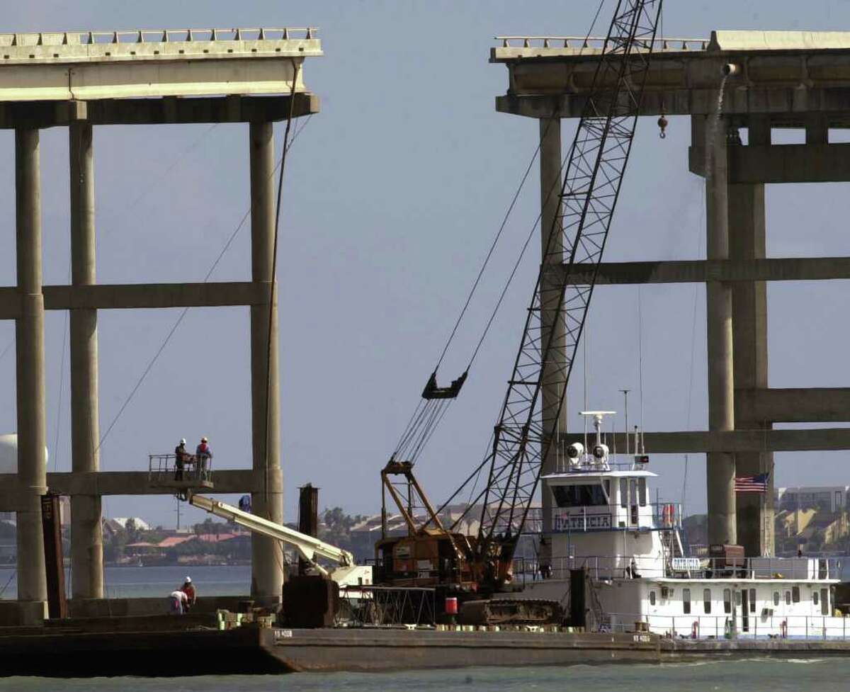 South Padre pauses to remember bridge collapse