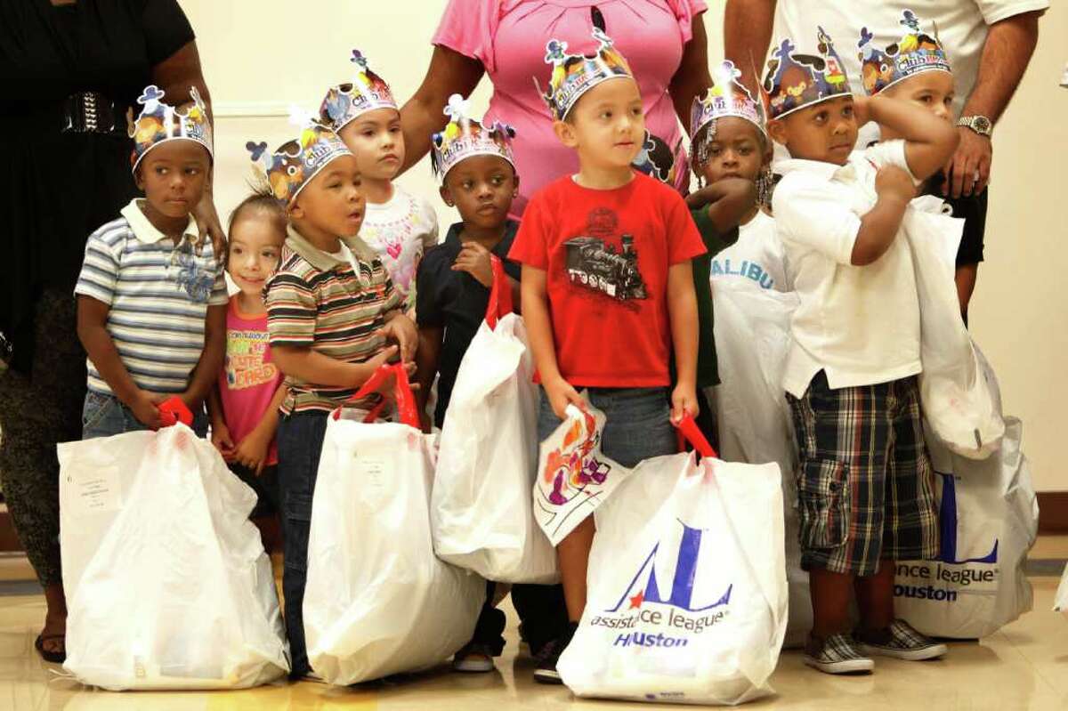 Head Start kids get uniforms