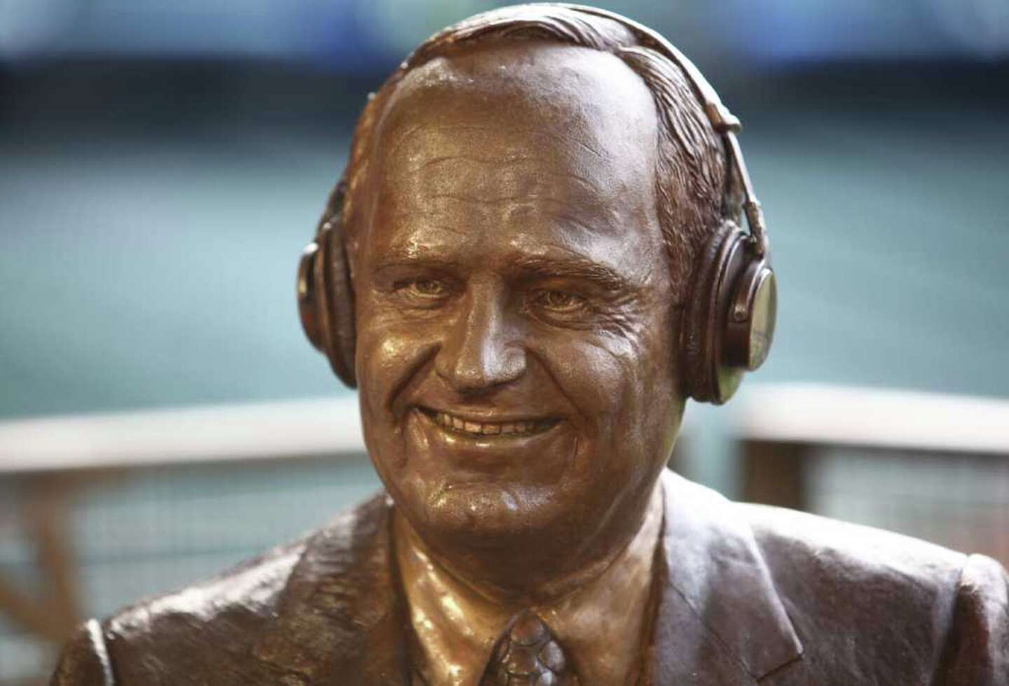 'Neil's face lit up': Marilyn Niehaus shares story of meeting Armstrong ...