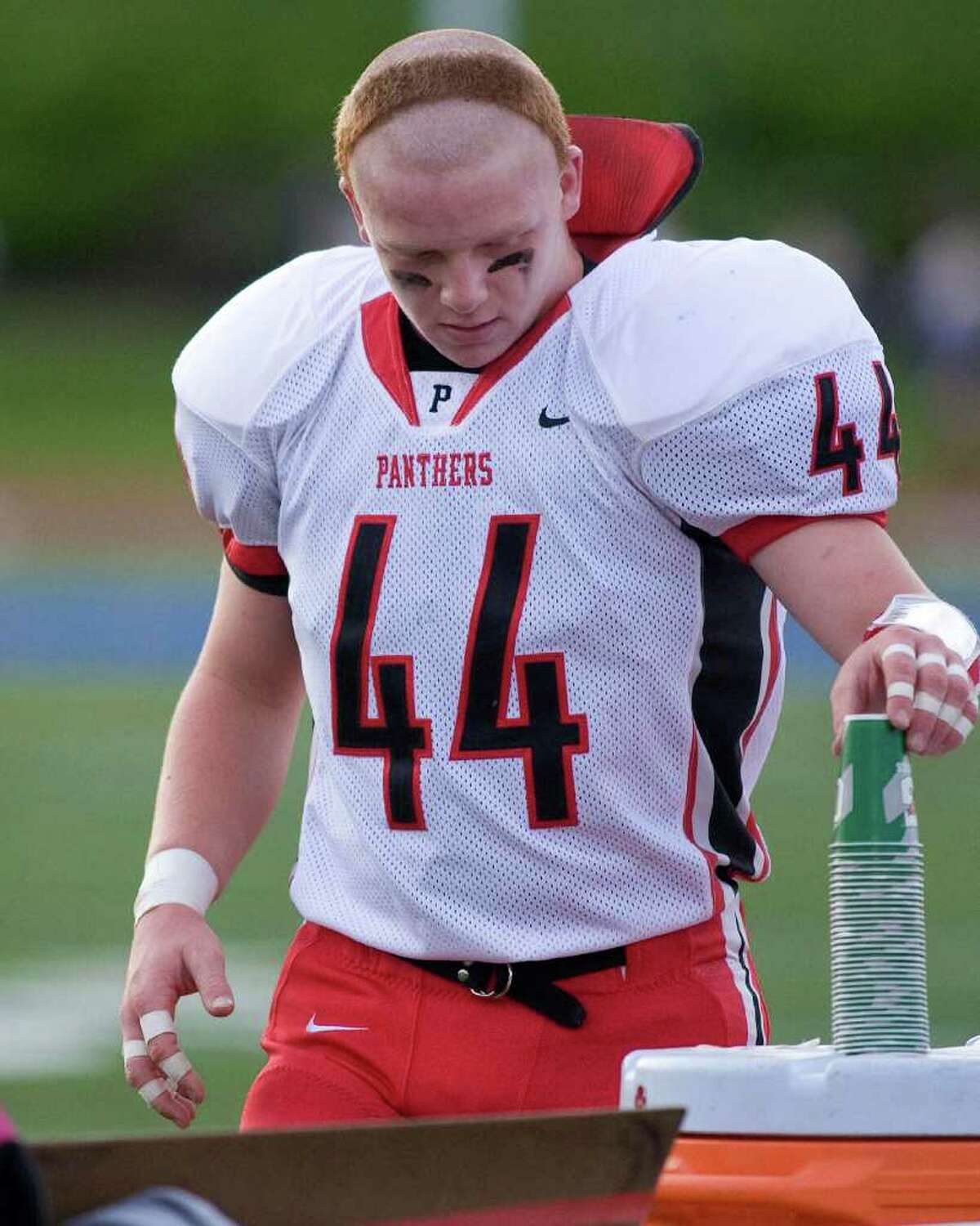 Reel's three touchdowns lead Pomperaug over Brookfield