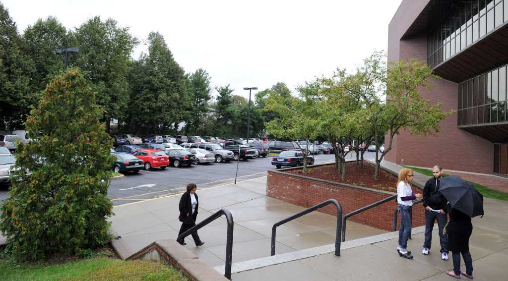 Public parking to end at Danbury courthouse