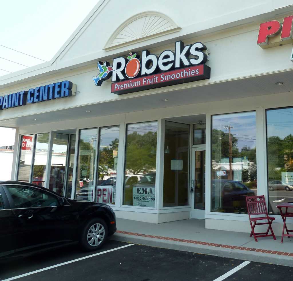 Robeks to open in Black Rock Shopping Center