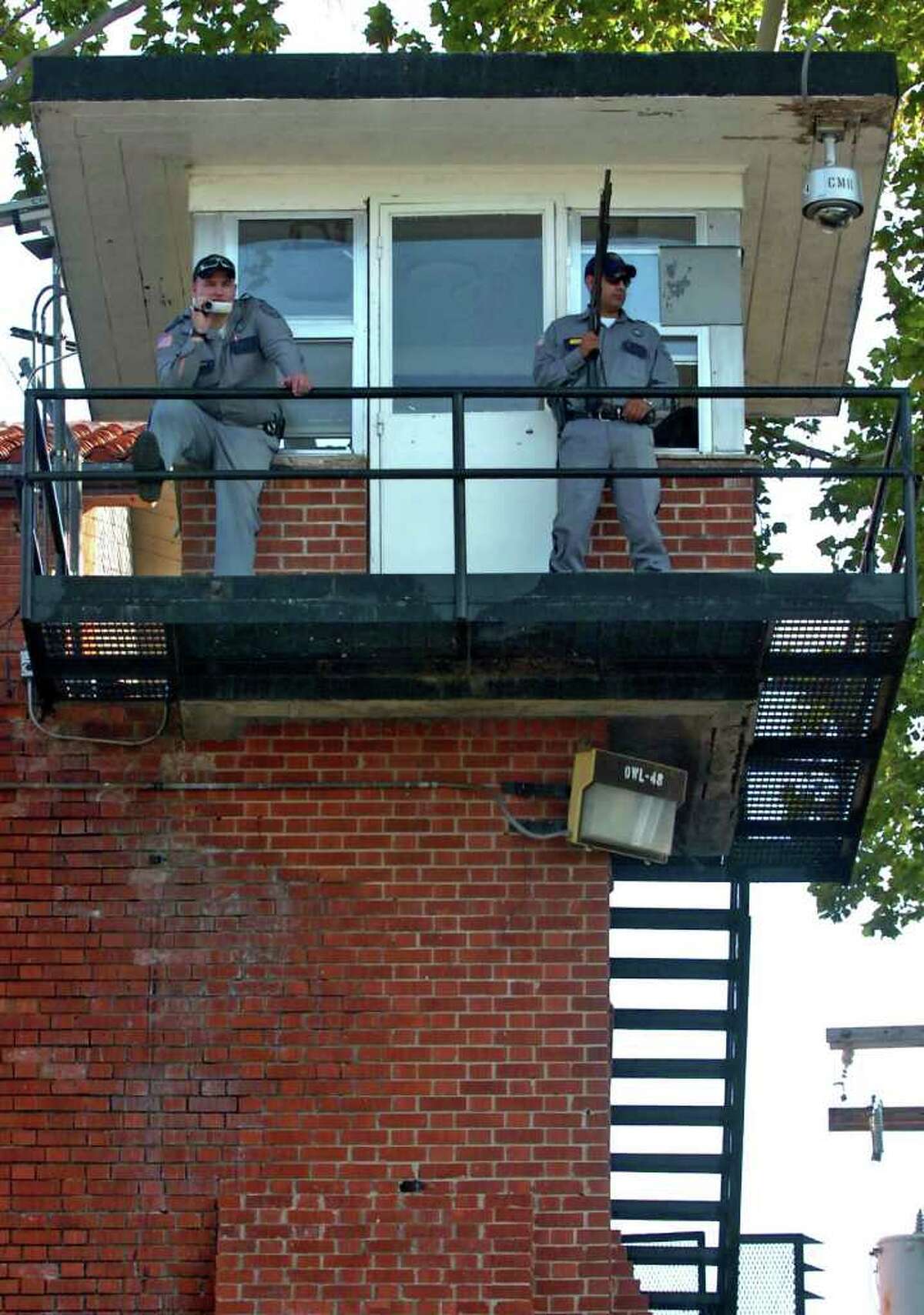 Scenes from Lawrence Russell Brewer's execution