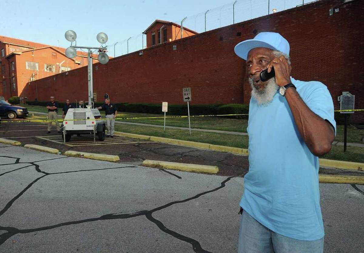 Scenes from Lawrence Russell Brewer's execution