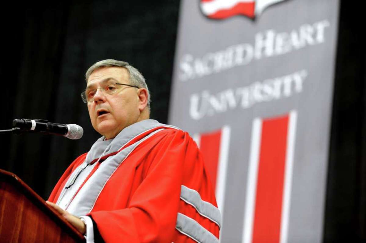 With pomp and pop music, Petillo officially assumes presidency of SHU