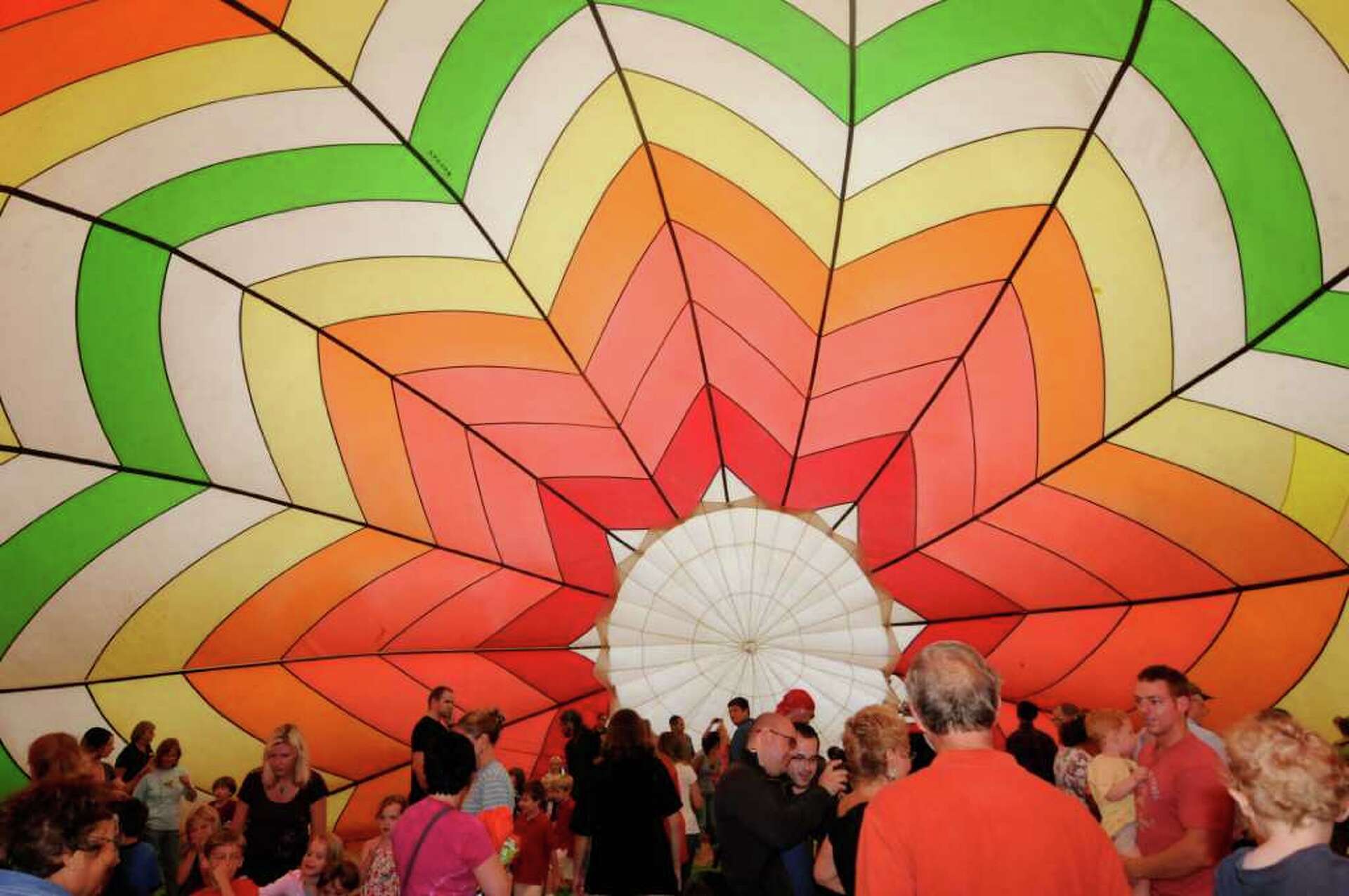 Photos: Balloon festival begins