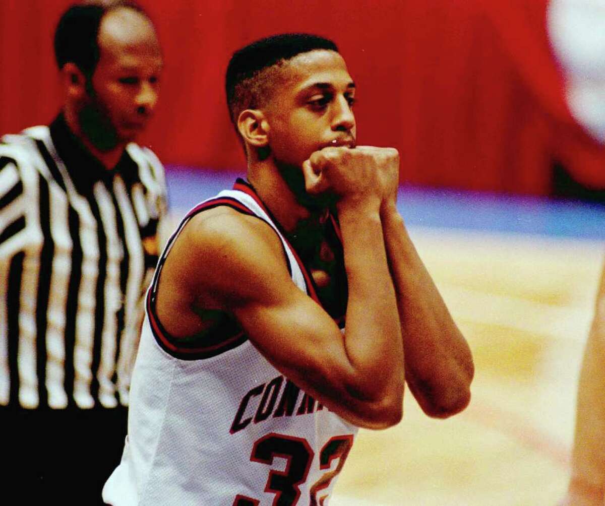 Tate George, hero in UConn's Dream Season, charged in $2 million Ponzi ...