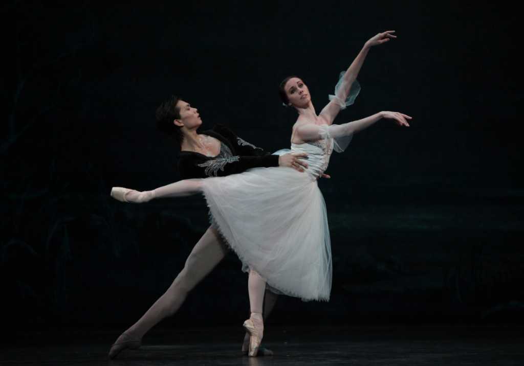 Danielle Rowe makes magic in Giselle