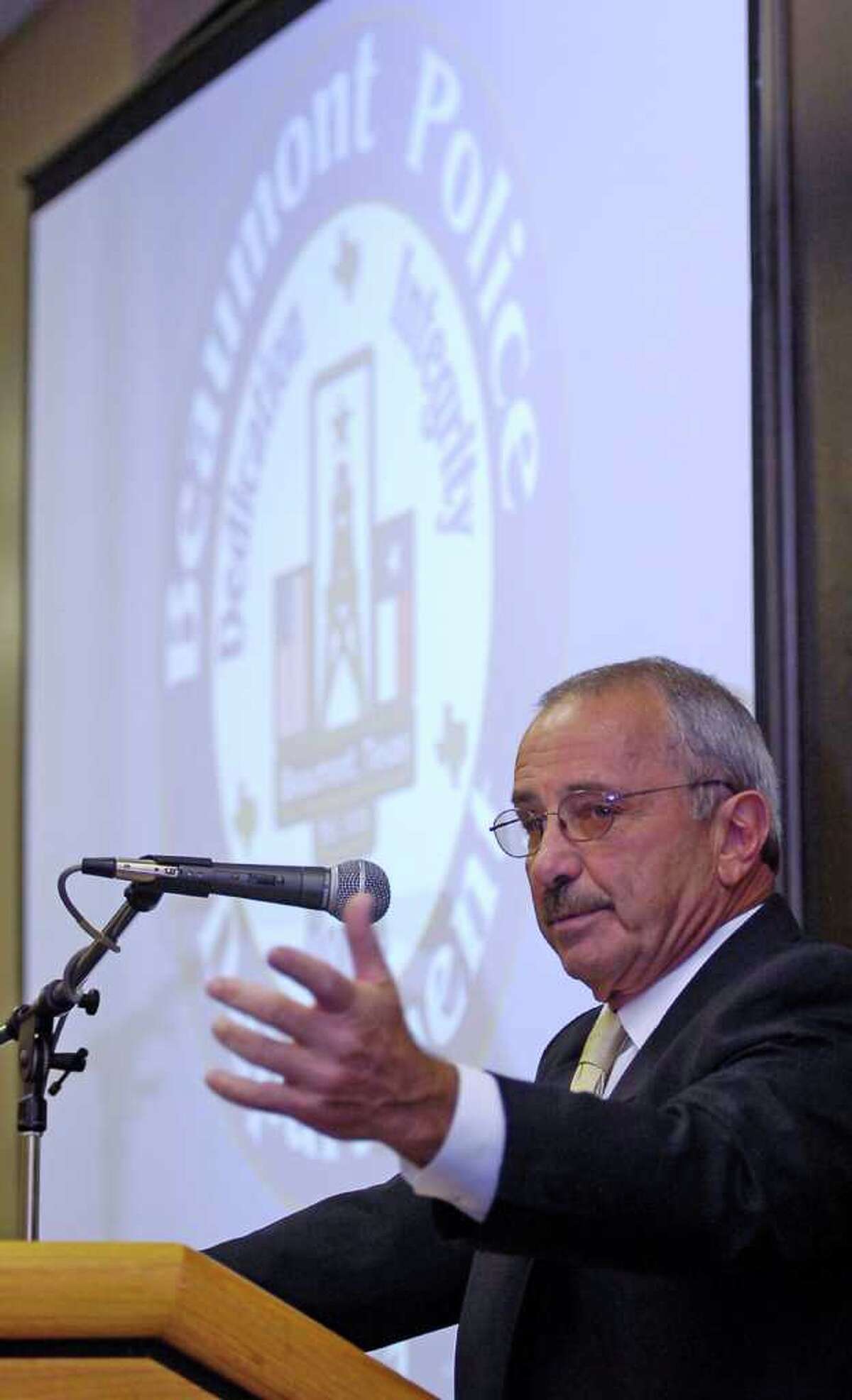 Singletary sworn in as new Beaumont police chief