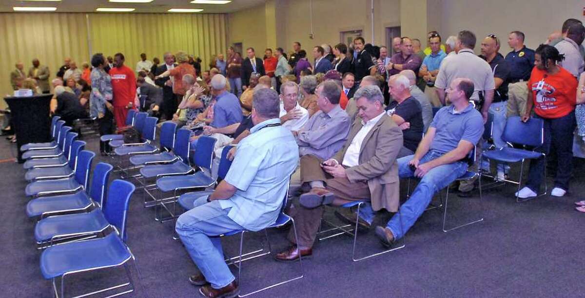 Singletary sworn in as new Beaumont police chief
