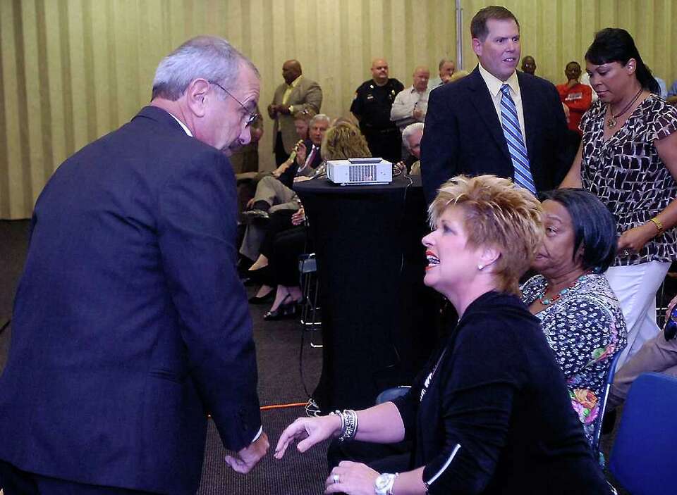 Singletary sworn in as new Beaumont police chief