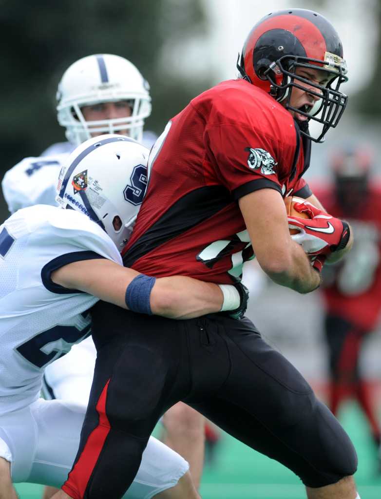 Staples rolls over Central