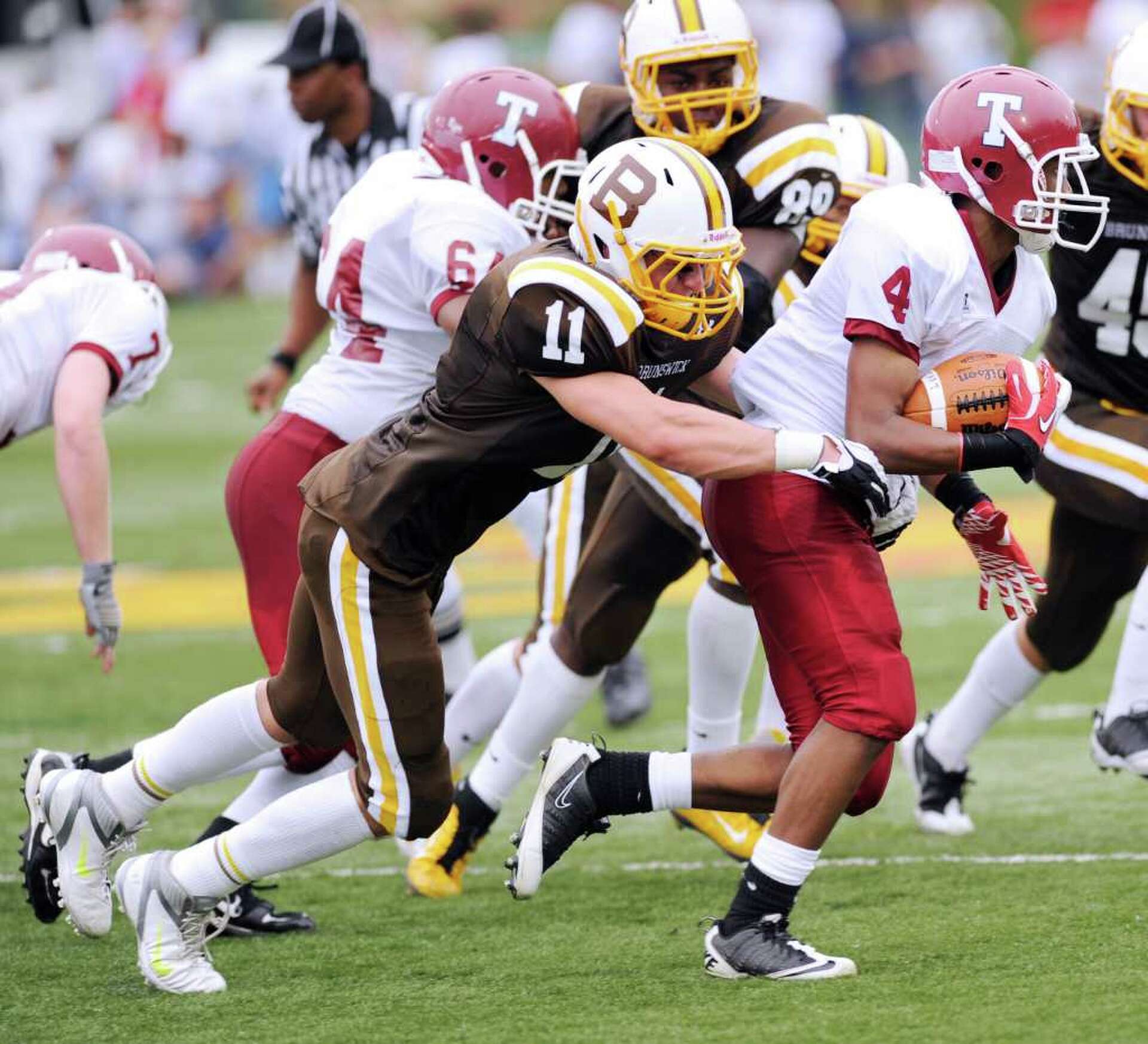 Taft rolls over Brunswick football