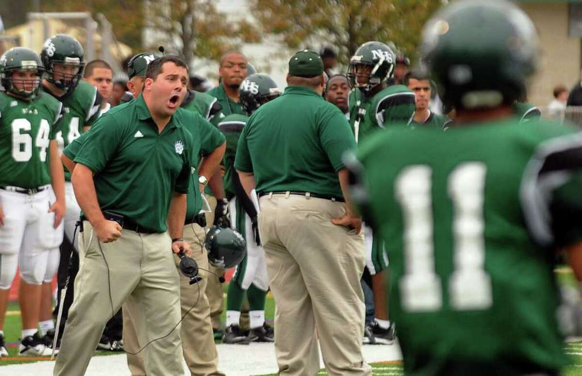 Norwalk football beats Stamford, 2-0 for first time since 1999