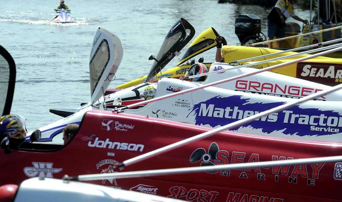 Tunnel boat racers take to Sabine River