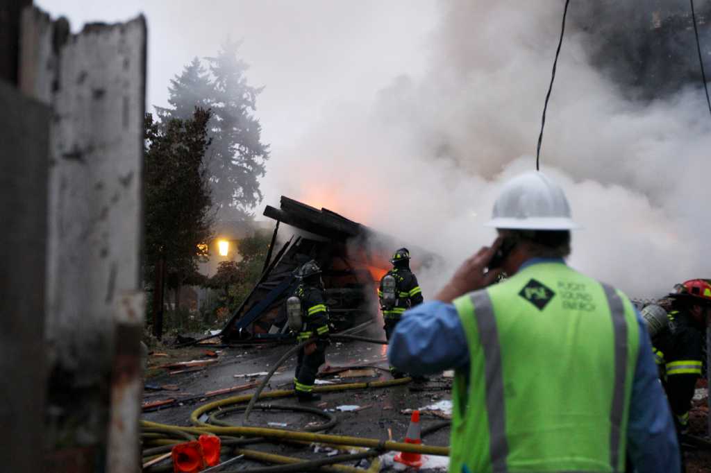 N. Seattle home explodes; 2 hurt