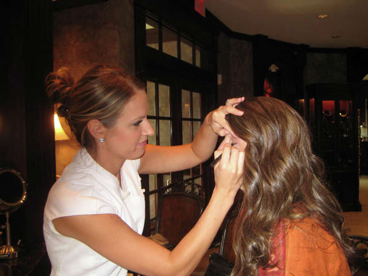 ONLINE EXCLUSIVE: Cover Model Behind the Scenes