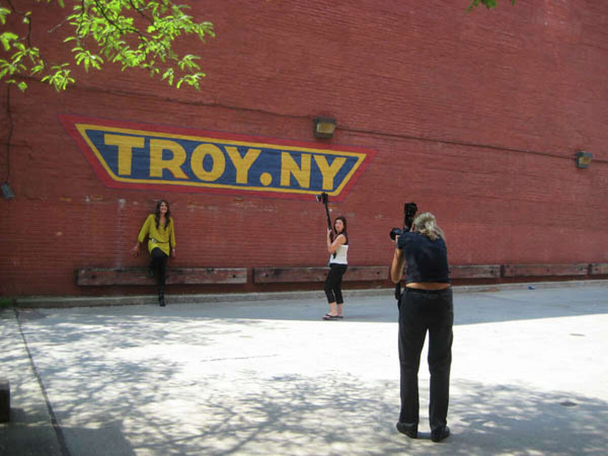 ONLINE EXCLUSIVE: Cover Model Behind the Scenes