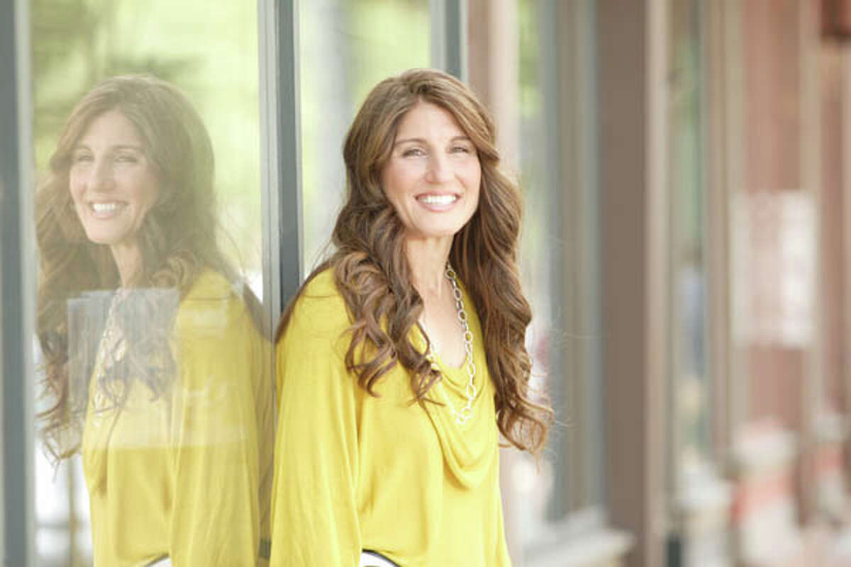 ONLINE EXCLUSIVE: Cover Model Behind the Scenes