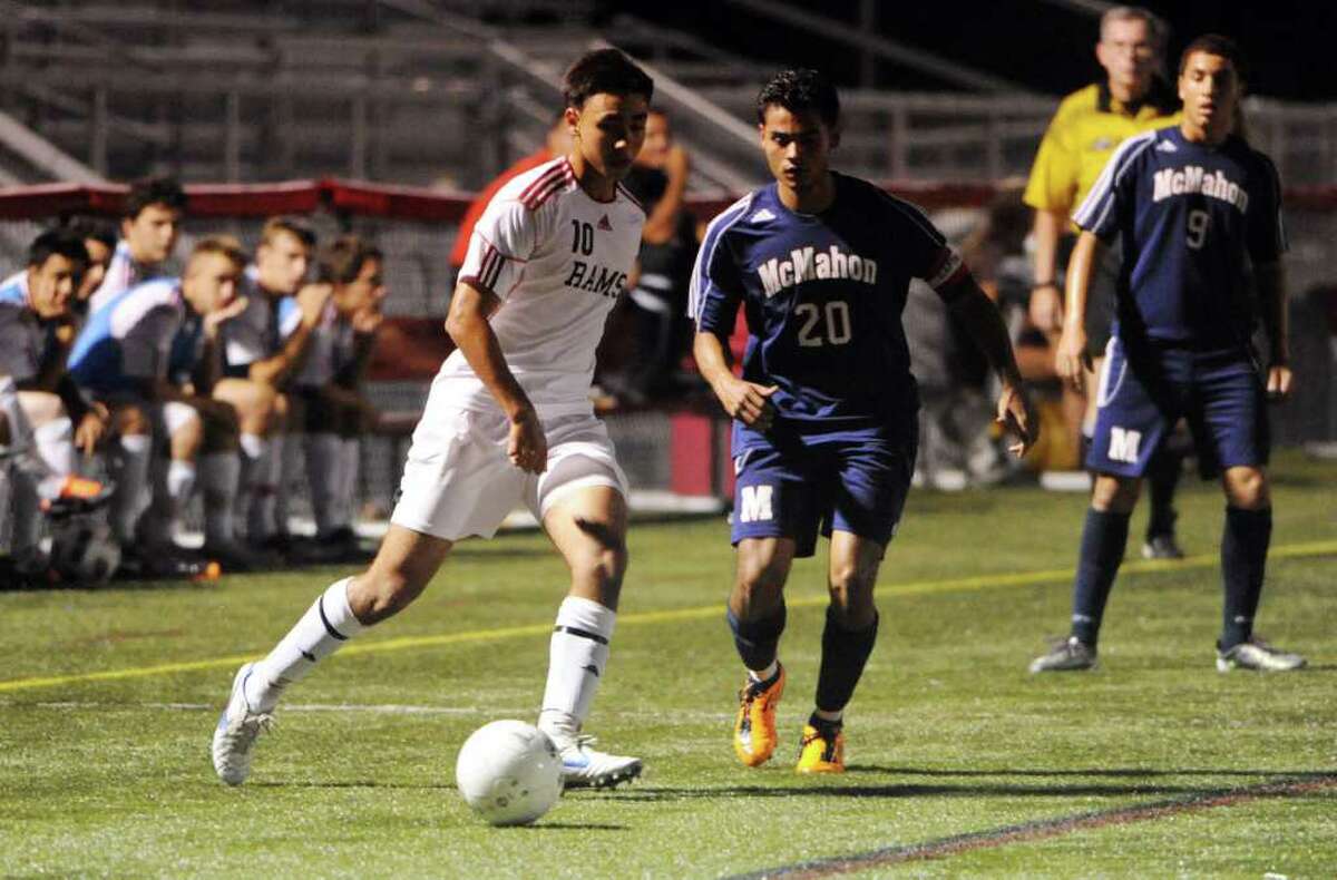 New Canaan boys soccer breaks through in waning minutes to defeat McMahon