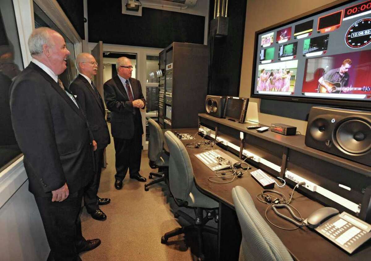 Media center to bear Hearst name