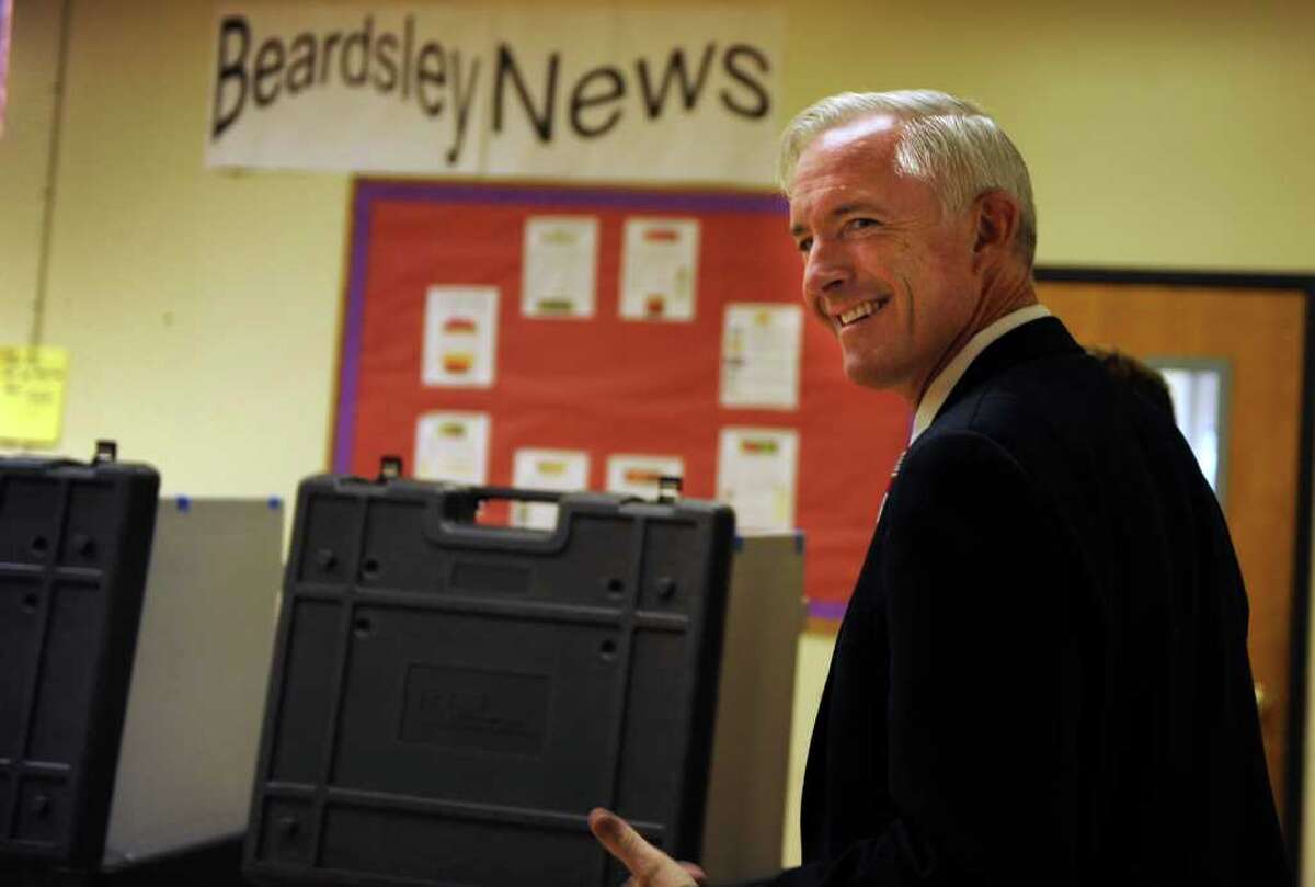Bill Finch beats Mary-Jane Foster in Bridgeport Democratic mayoral primary