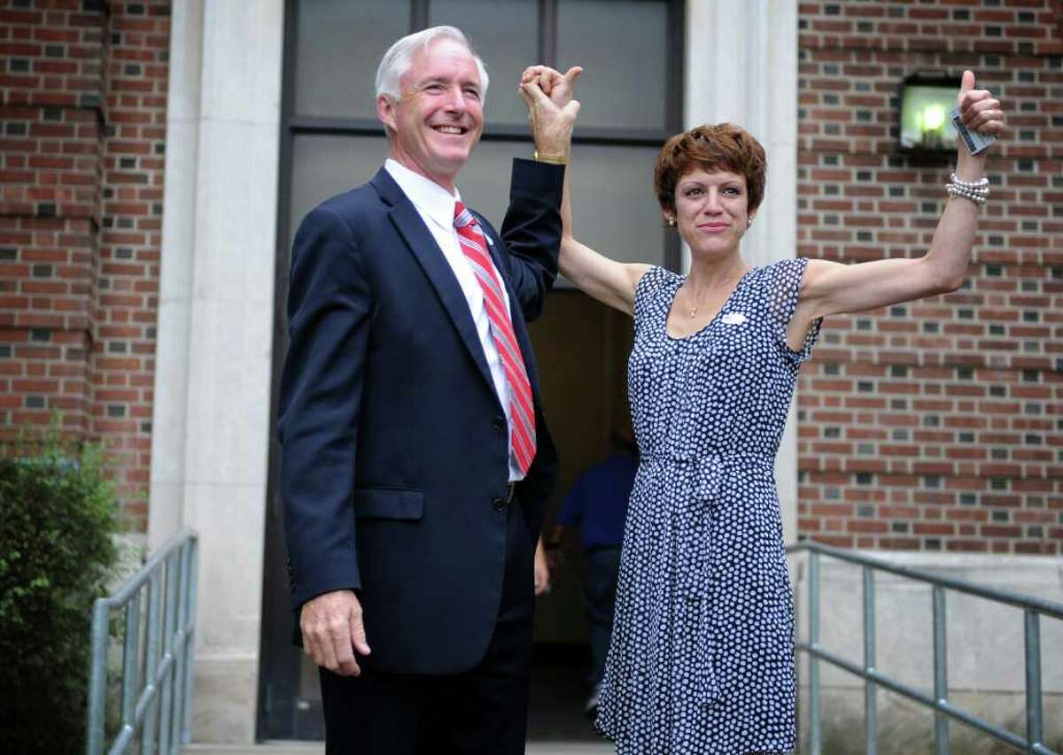 Bill Finch beats Mary-Jane Foster in Bridgeport Democratic mayoral primary