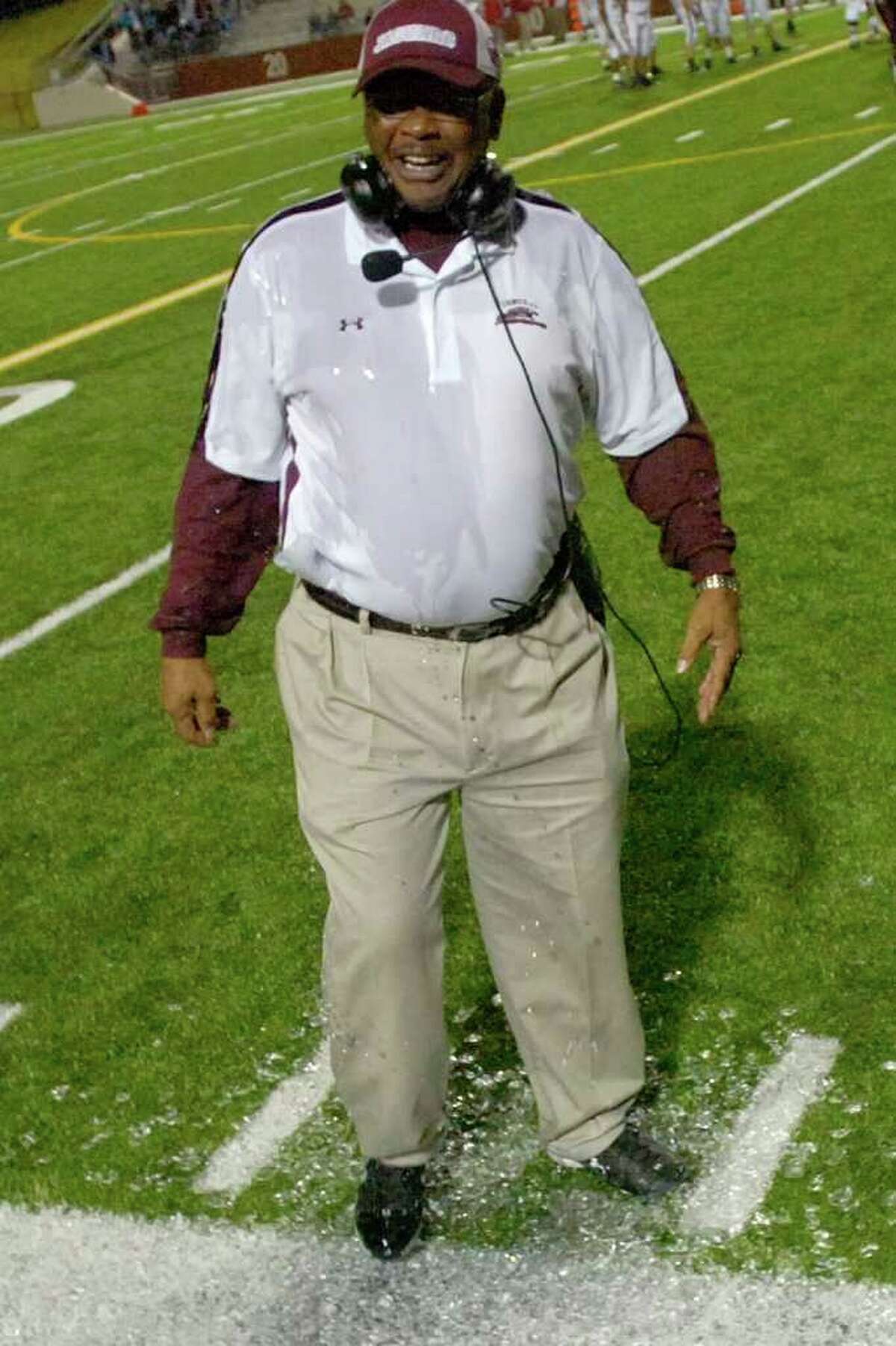 Washington to return as Central's football coach