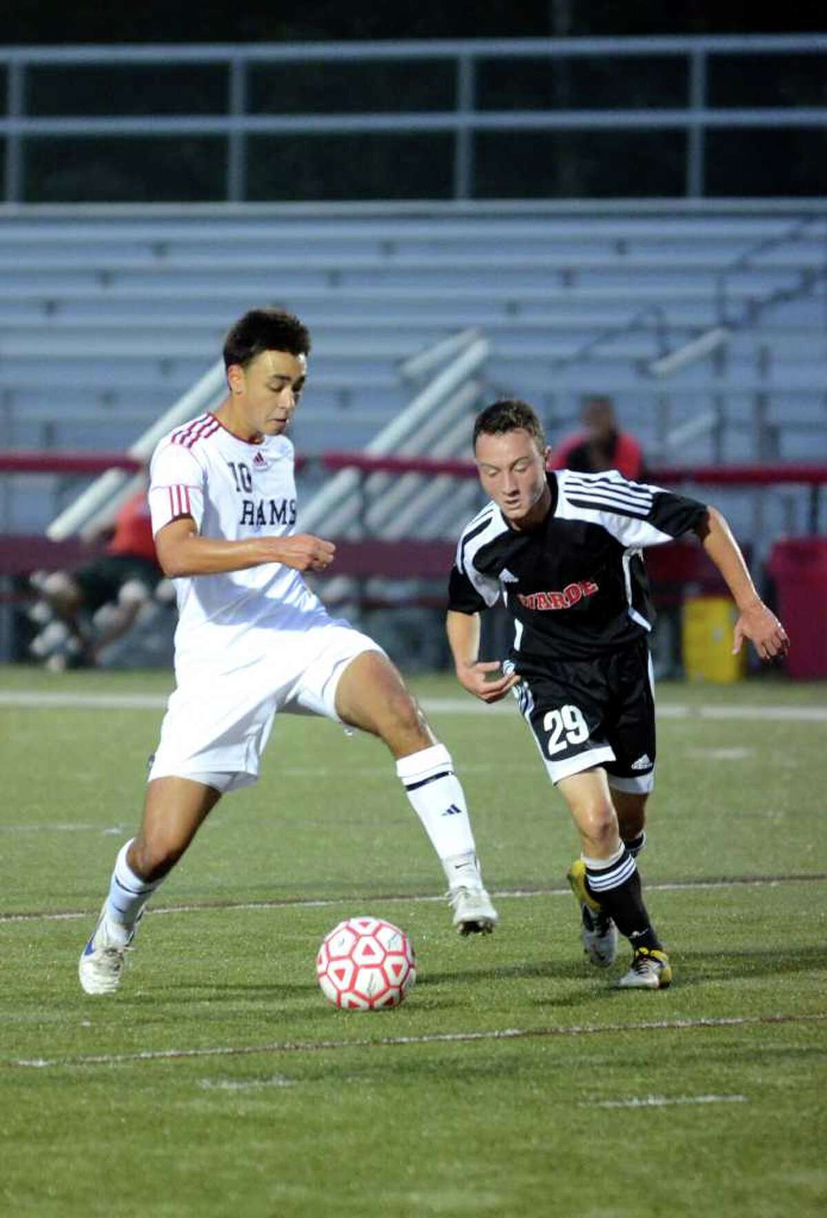New Canaan shuts out Fairfield Warde for fourth straight win