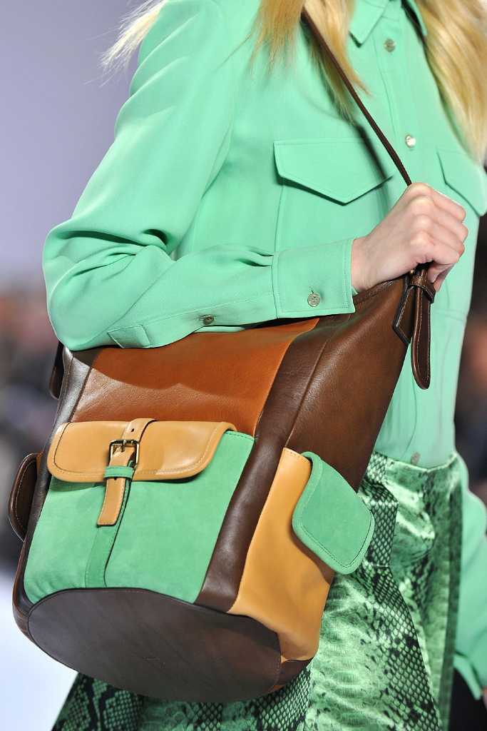 A bright fall: Color blocking boldly returns