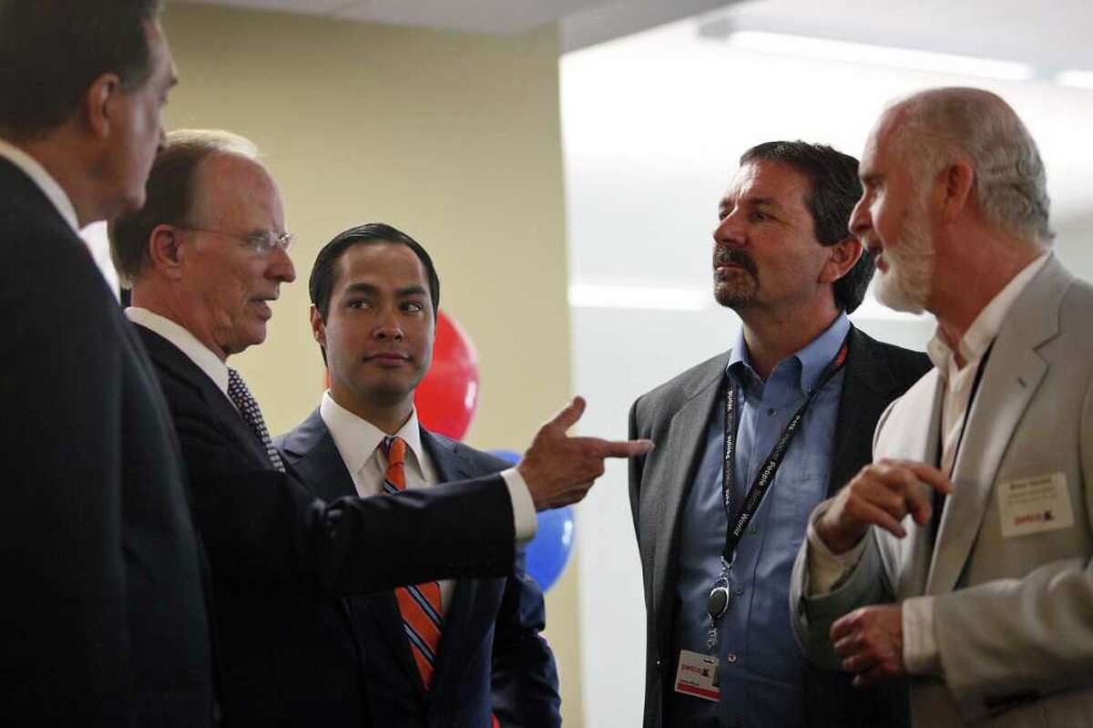 Petco formally opens S.A. corporate center