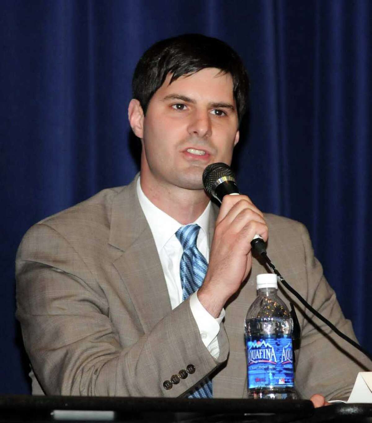 5th congressional district hopeful Bernier flocks to Greenwich for cash