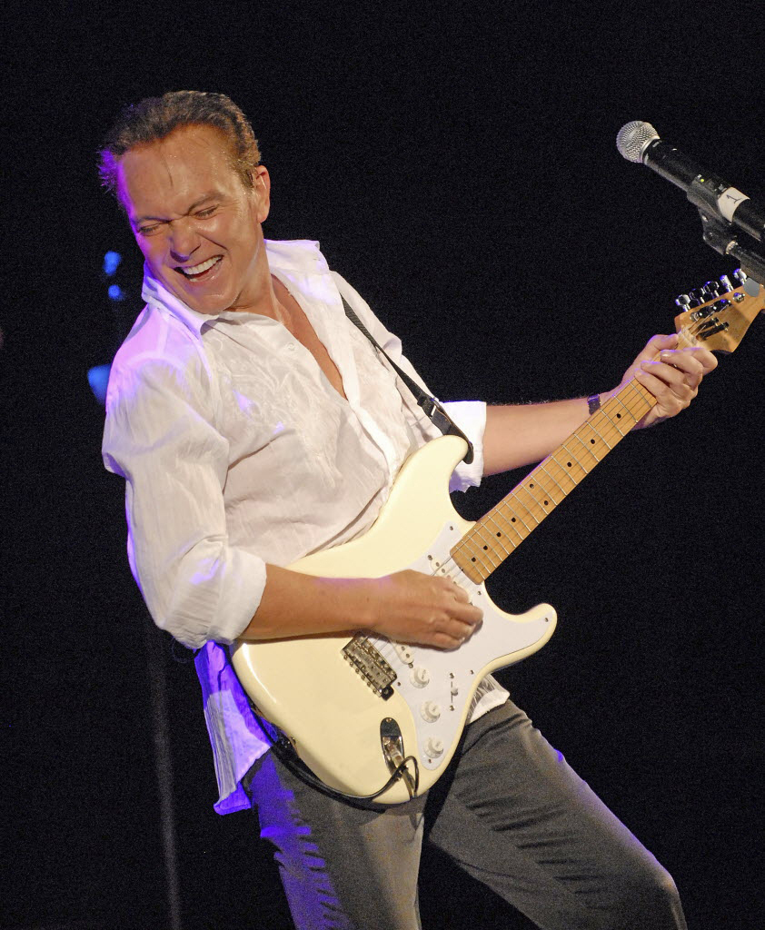Ex-teen heartthrob Cassidy plays Sacred Heart Saturday