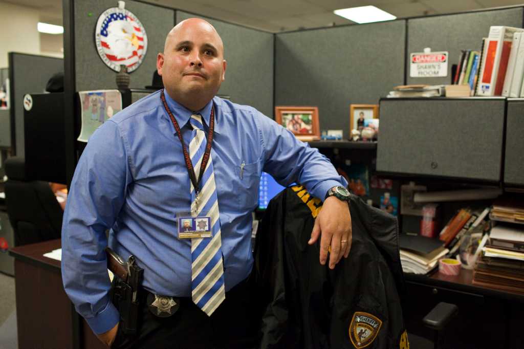 20 years later, hunt for clues continue in deputy's slaying