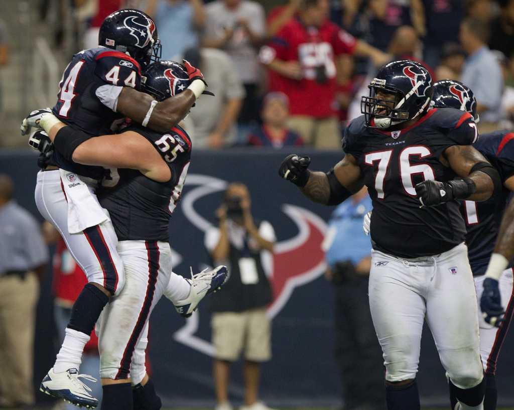 Texans' Brown gets do-over on tough assignment