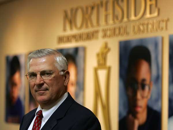 NISD boss Folks stepping down