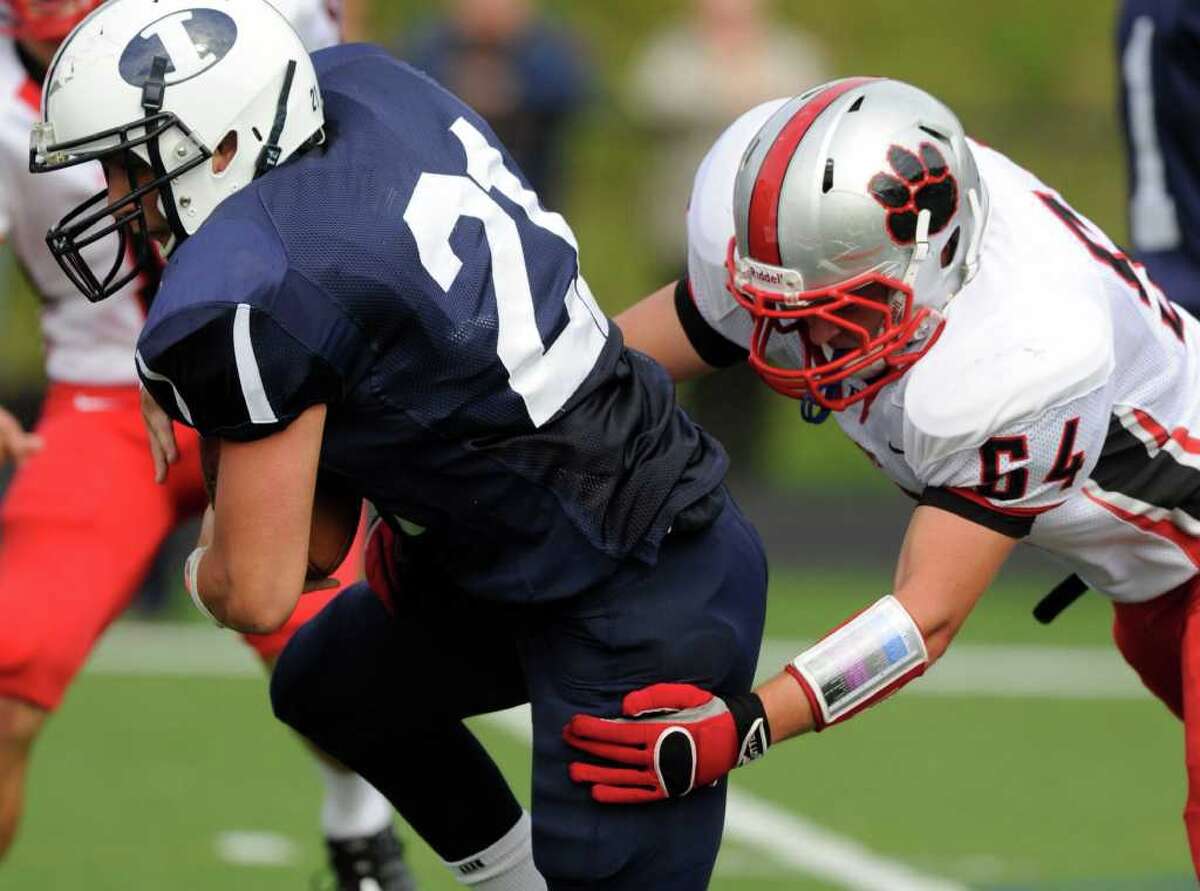 Pomperaug football team cruises past Immaculate to stay unbeaten