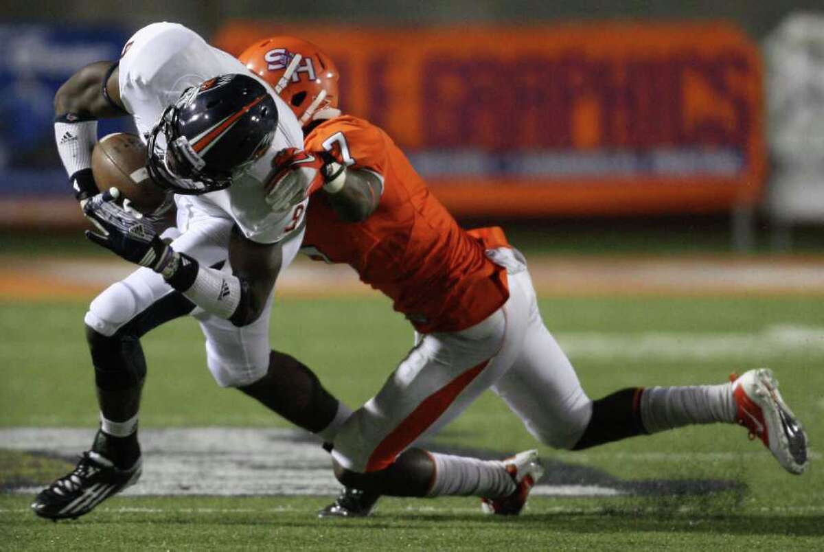 Mistakes plague UTSA against Sam Houston State
