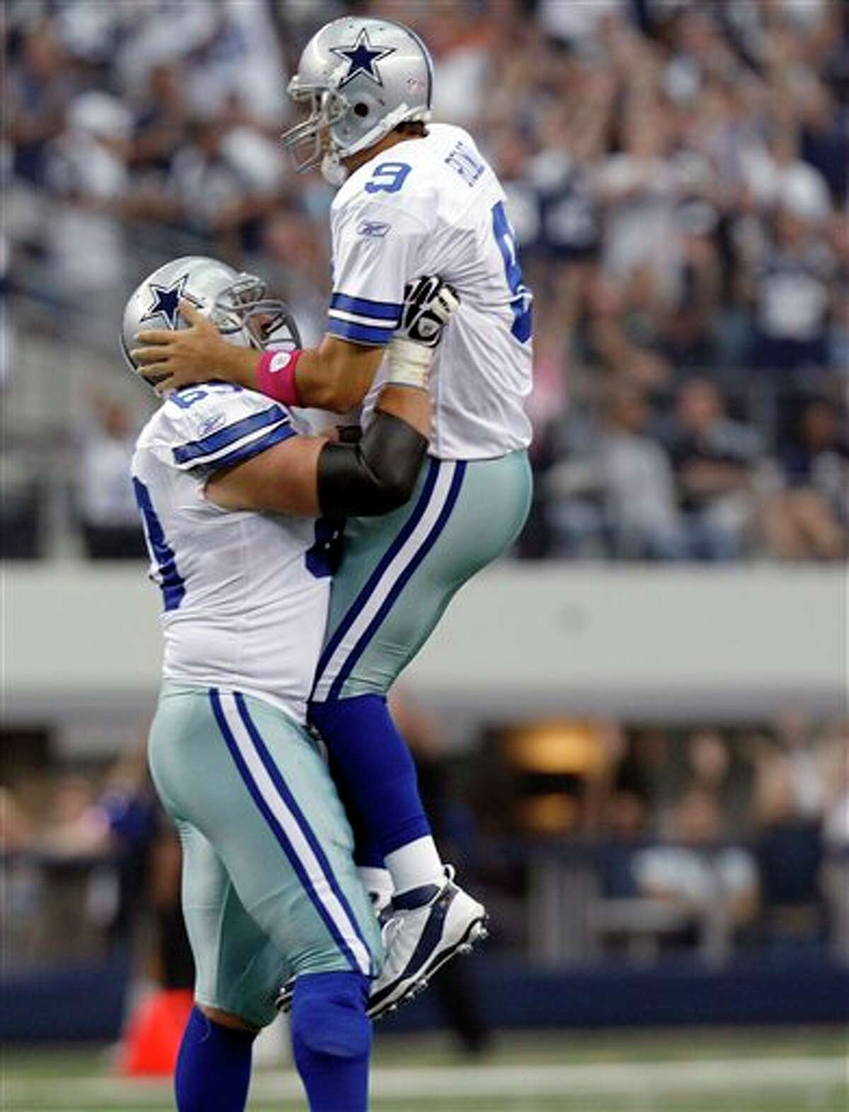 Epic collapse for Romo, Cowboys
