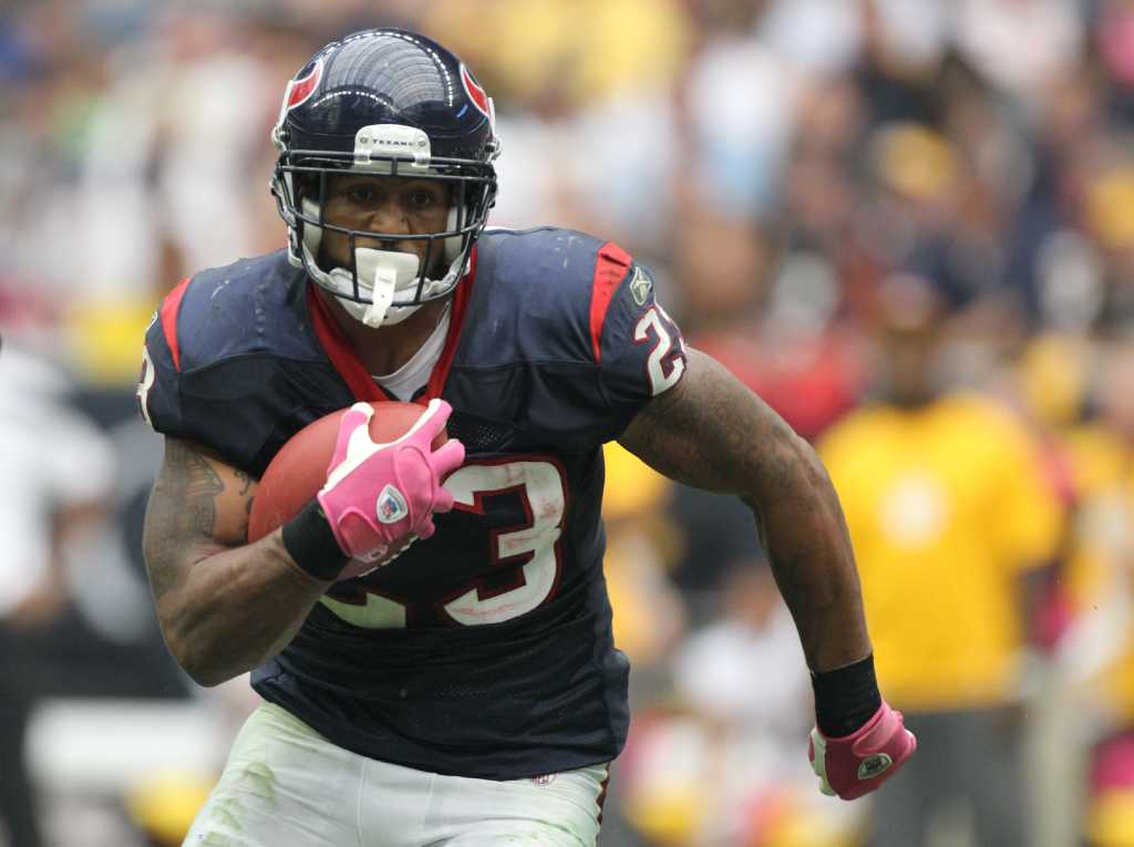 Texans' Foster carries the load in return from injury