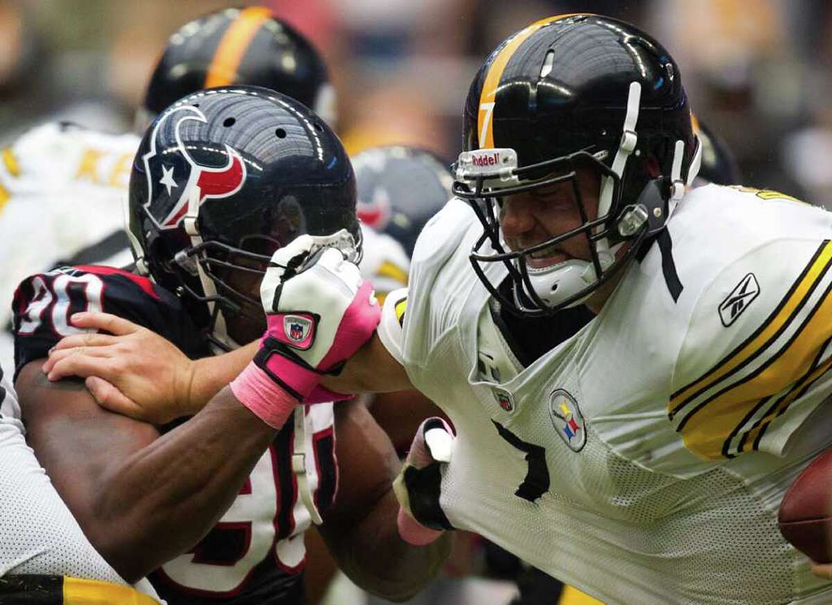 Texans beat Steelers 17-10 in a throwback game