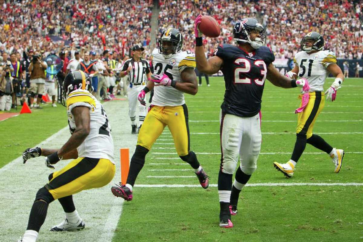 Texans beat Steelers 17-10 in a throwback game