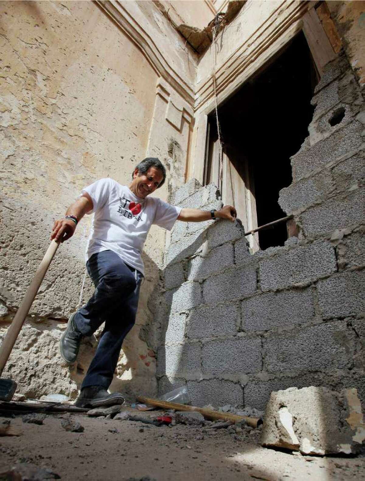 Libyan Revolutionary Jew To Restore Synagogue