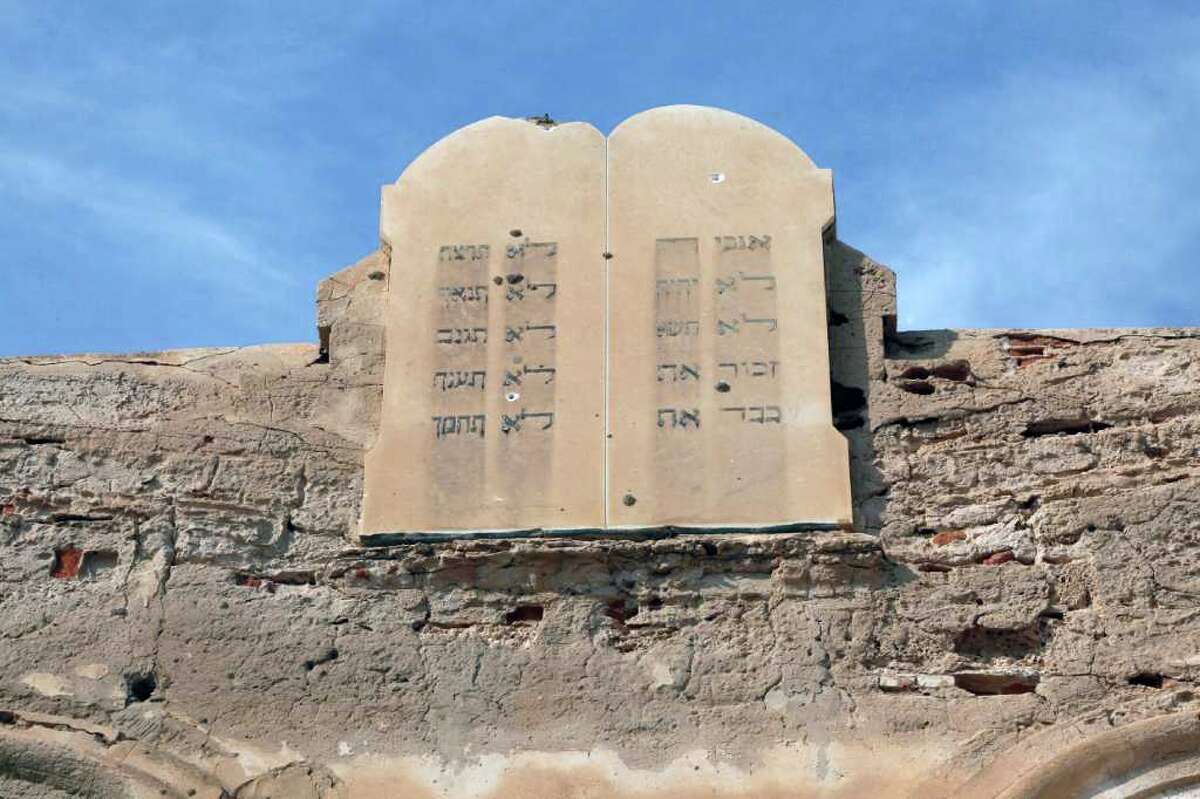 Libyan 'revolutionary Jew' to restore synagogue