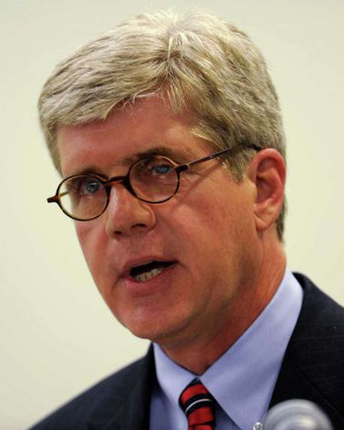 Fairfield probate judge fills in for ailing Westport colleague